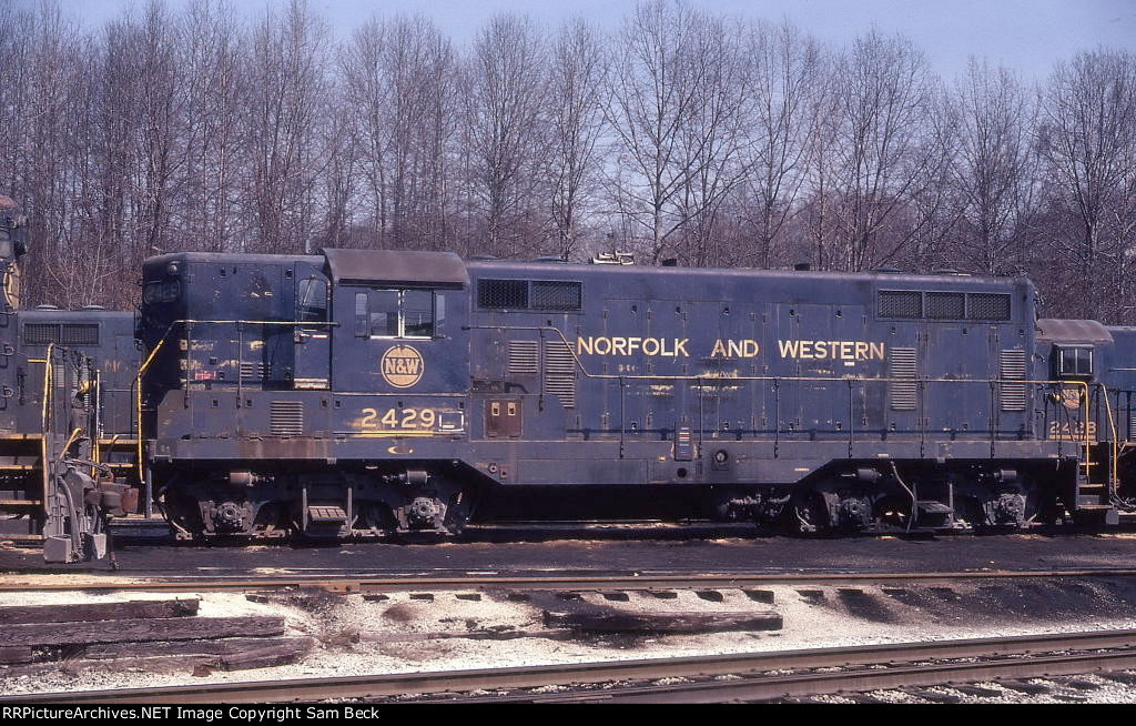 N&W 2429--GP9